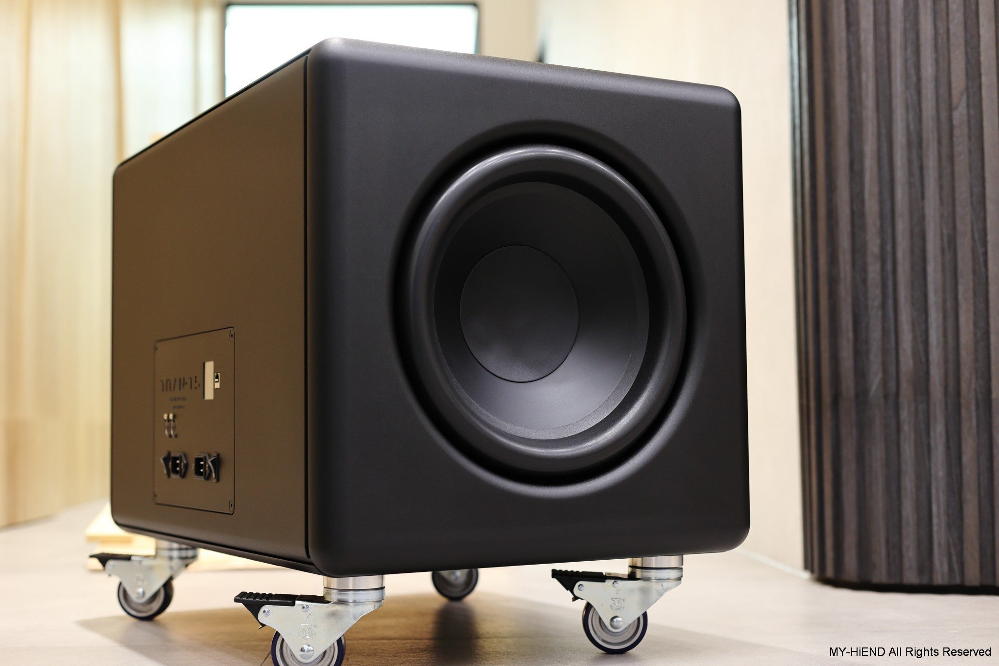 Titan 15 Subwoofer activo de 15" 6500 W | Magico